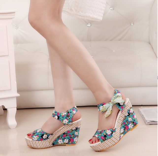 Beautiful Floral Bow Wedge Sandals on Luulla