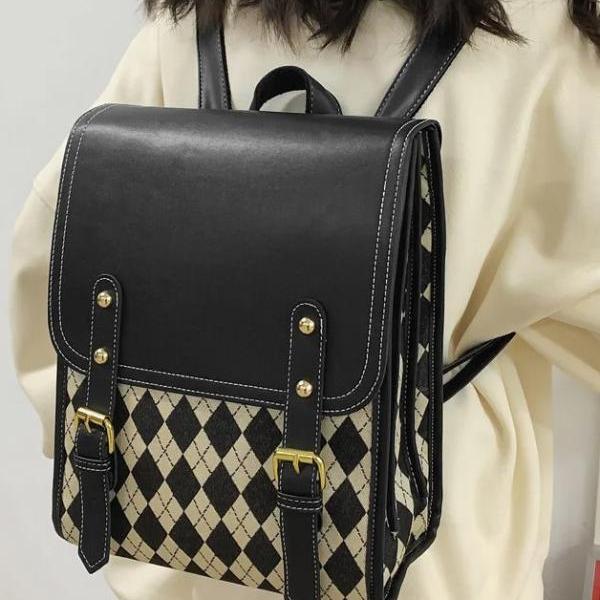 Retro Large Capacity Student School Bag on Luulla